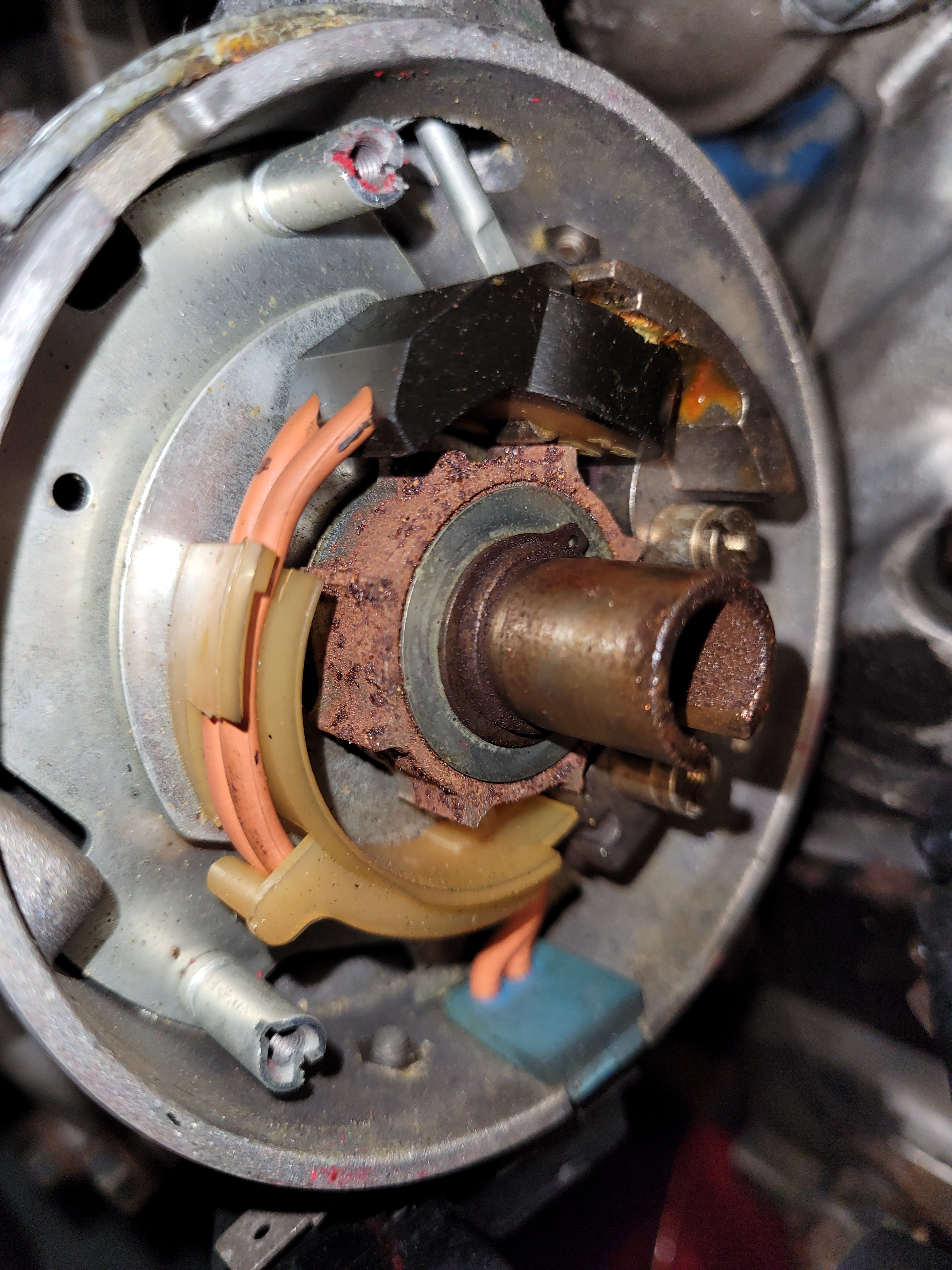 MGRV8 Rusty Distributor Rotor – MG RV8 info news and reviews