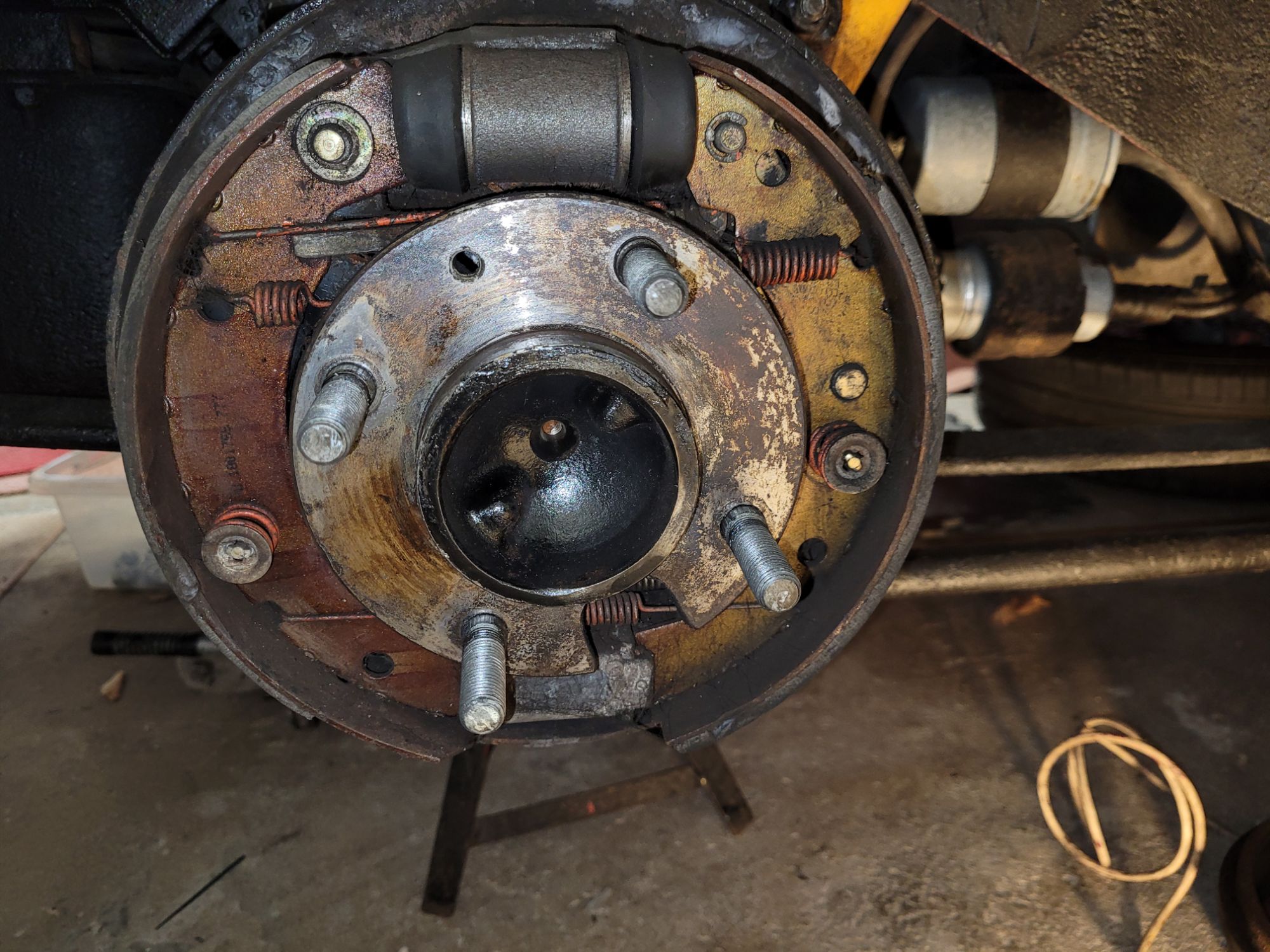 Rear Brakes Refurb – MG RV8 info news and reviews